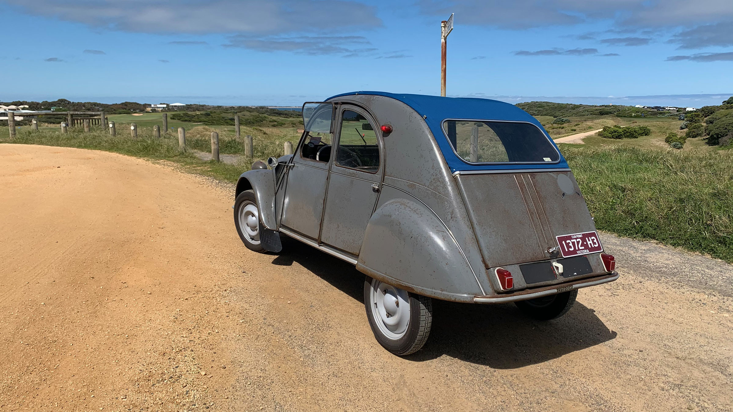 Classic Citroen 2CV – Star Cars Agency