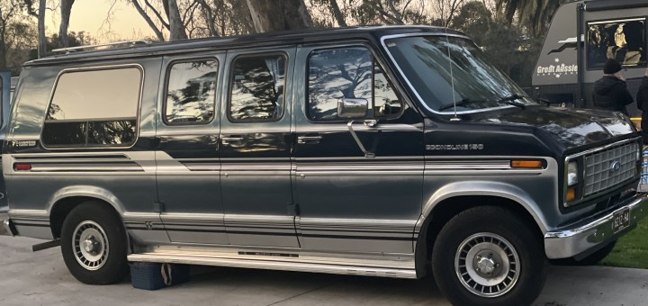 Ford Econoline – Star Cars Agency